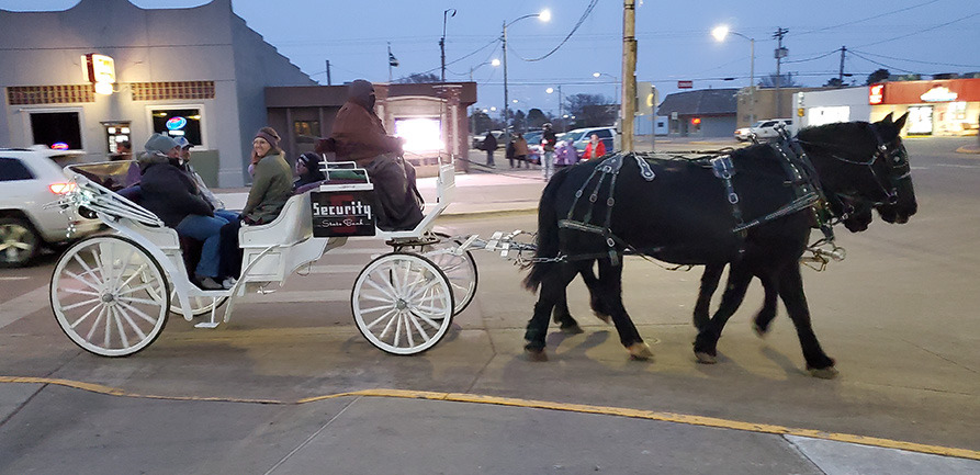 Christmas in Leoti a Brilliant Success | Wichita County Native Sun